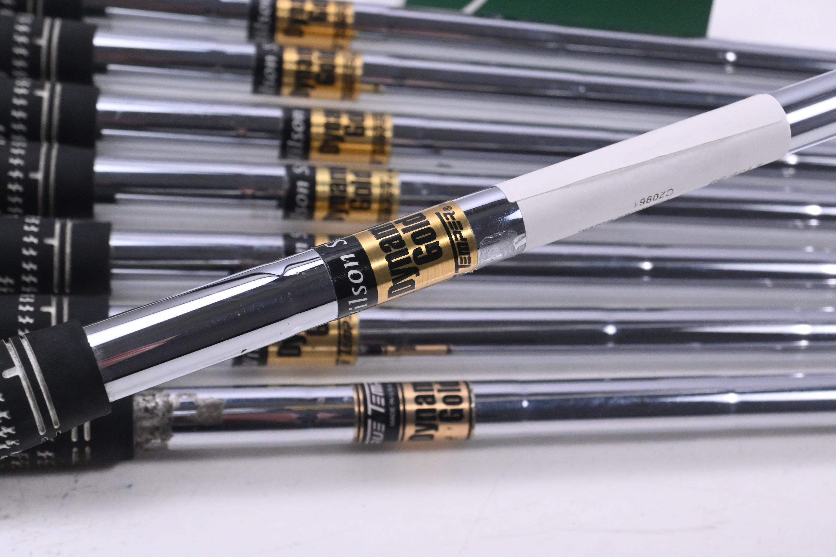 Dynamic Gold R300 Shafts / Regular Flex / Set of 8 / .355" Tip