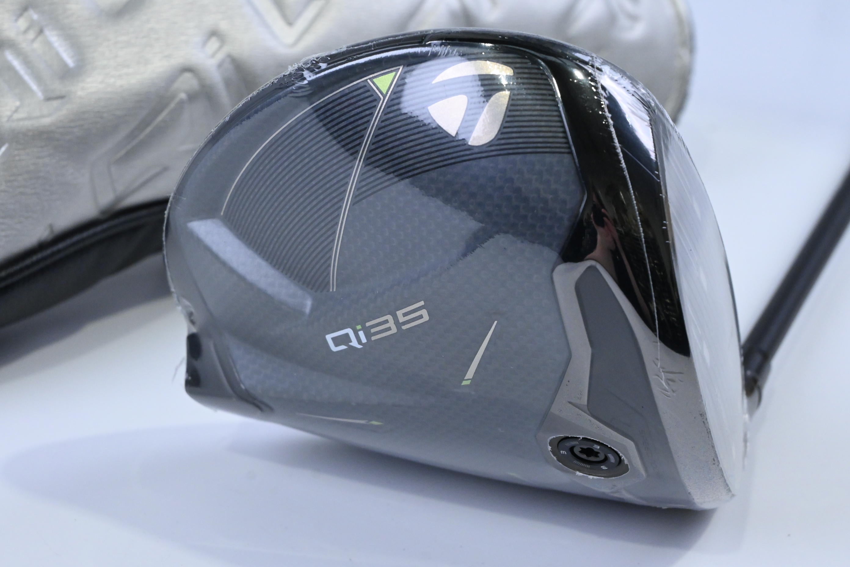 Taylormade Qi35 Driver / 10.5 Degree / Regular Flex Tensei AV Limited ...