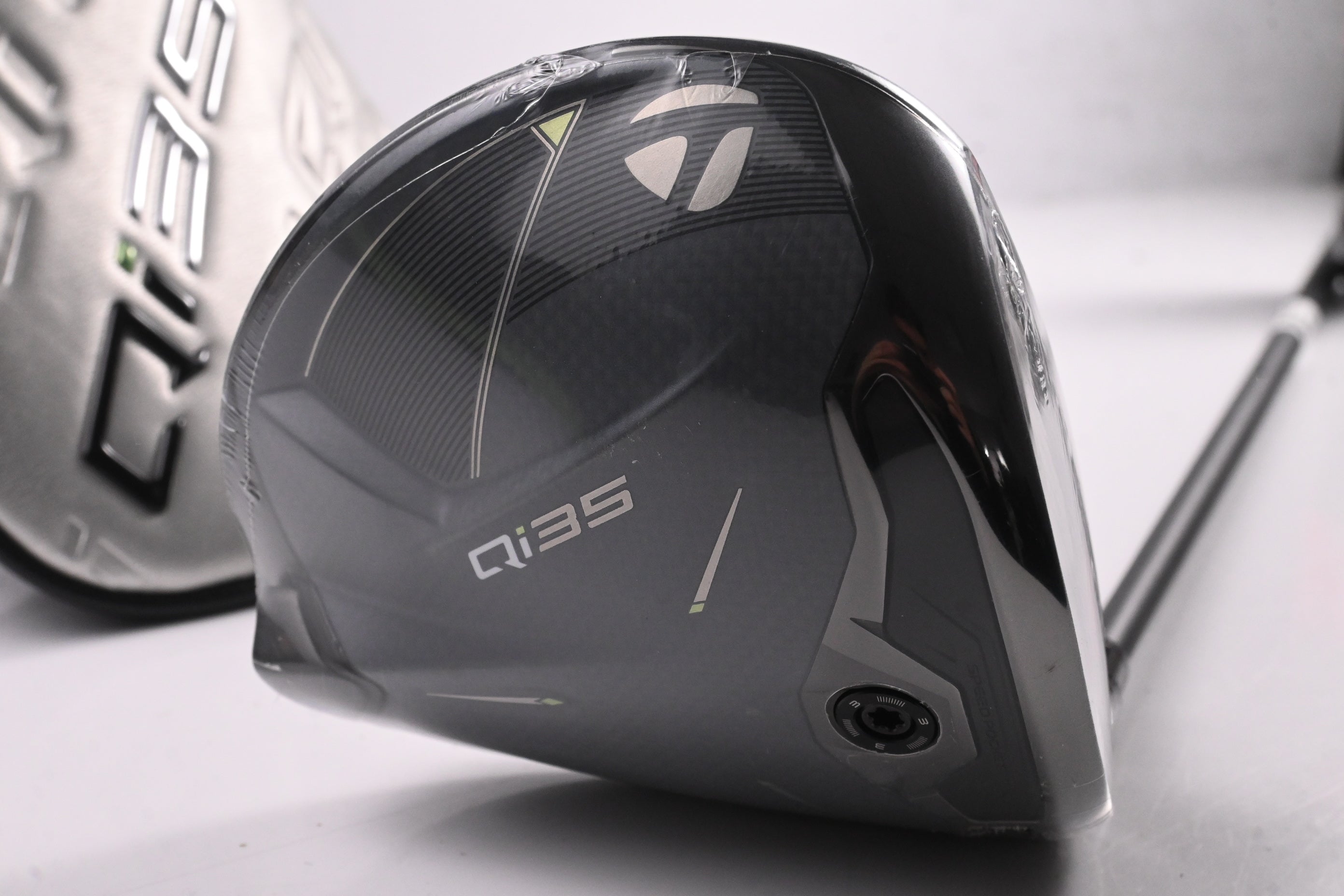 Taylormade Qi35 Driver / 10.5 Degree / Regular Flex Vanquish 5 Shaft ...